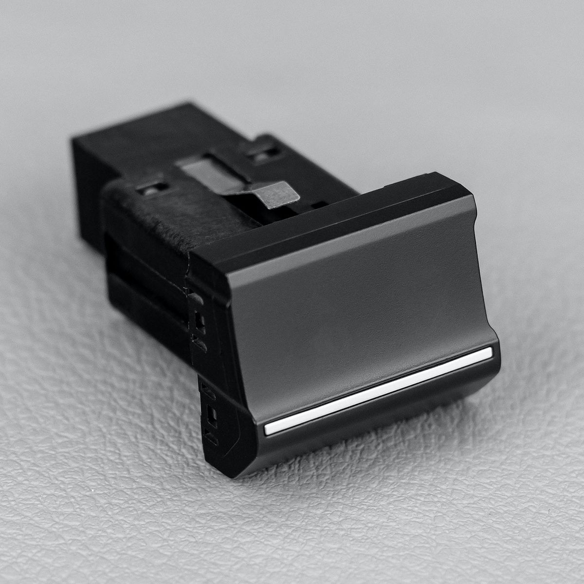Stedi Dash Push Switch Light Bar Suits VW Amarok - PSHSWCH-AMA-MIDBAR ...